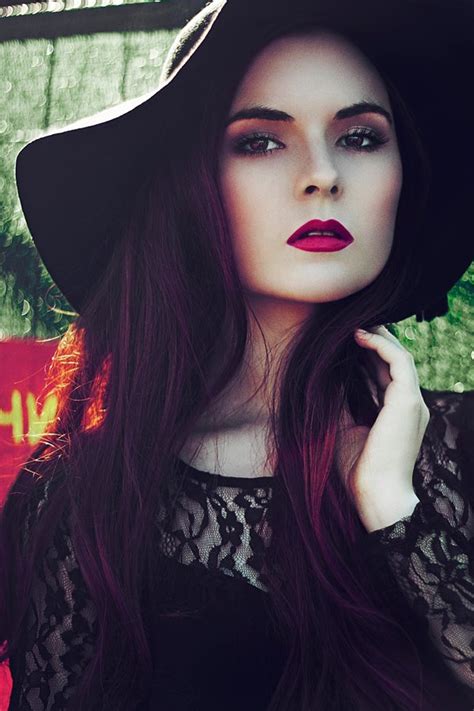 Picture Of Kristin Kazz