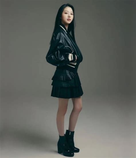 아이돌 이슈 새 사진 공개된 장원영 언니 장다아 01년생 숙명여대 무용과 재학 중 킹콩