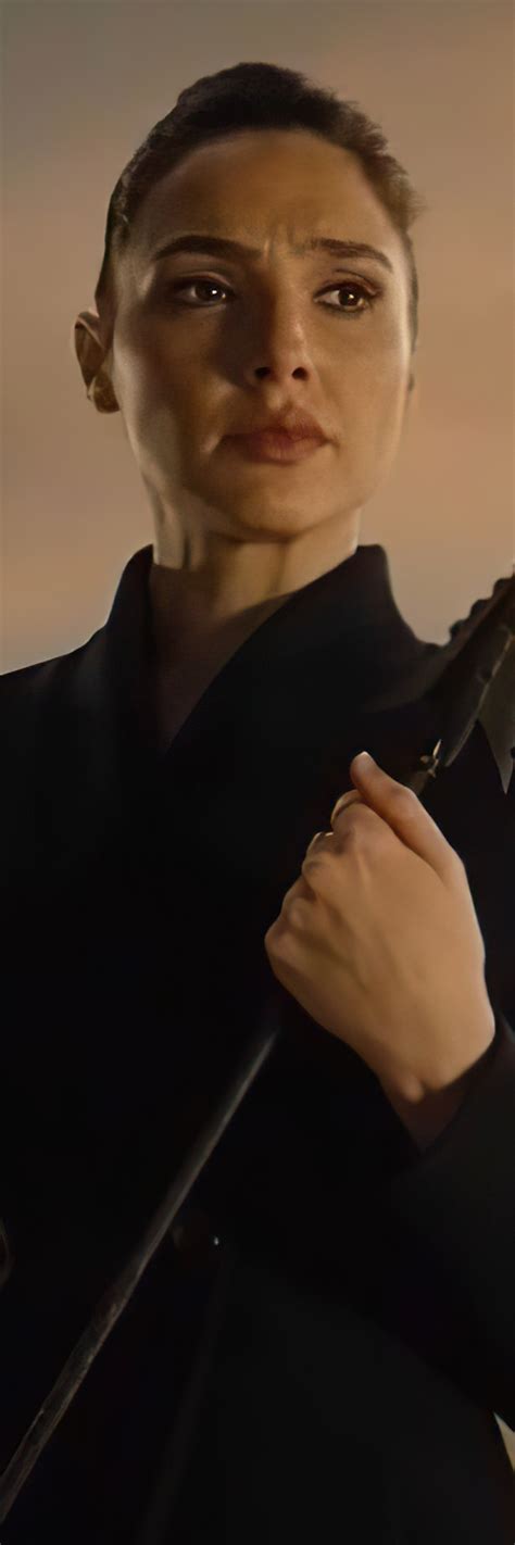 1000x3000 Resolution Gal Gadot Wonder Woman With Arrow Zack Snyders