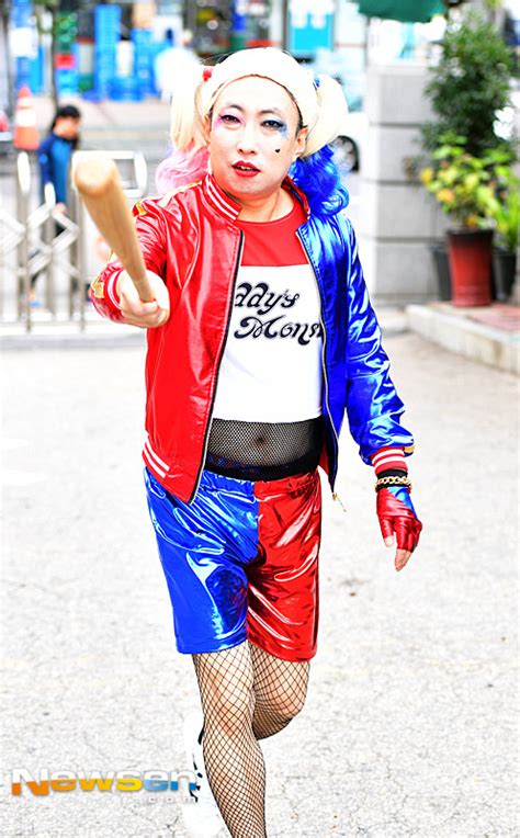 더쿠 조커 할리퀸 코스튬 둘다 가능한 연예인 