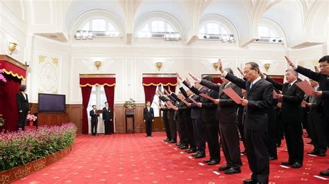 20160620 總統出席「新任總統府副秘書長、國家安全會議副秘書長、國家安全局局長、副局長及行政院政務副首長等人員宣誓典禮」 Youtube