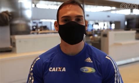 Arthur Zanetti está feliz e sentiu clima olímpico em viagem a Portugal