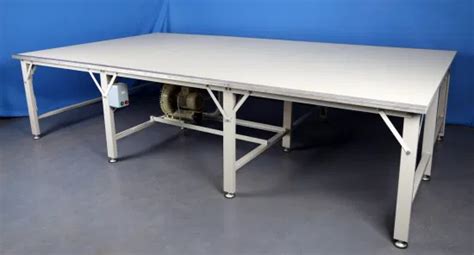 Industrial Customized Garment Manual Fabric Spreading As Per Cutting Table Apparel Machinery