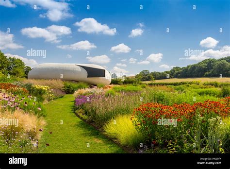The Rich Colours Of Designer Piet Oudolfs 2015 ‘oudolfs Field Garden