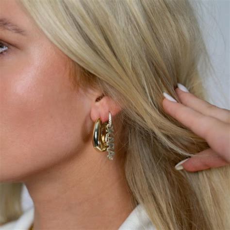 Earrings The Sis Kiss