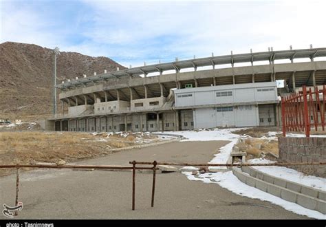 استادیوم 15 هزار نفری زنجان بعد از 13 سال؛ کارگران همچنان مشغول کارند تسنیم