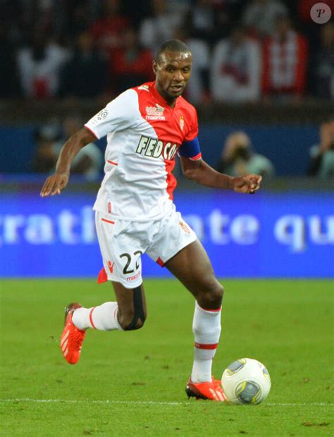 Photo Eric Abidal Lors Du Match Entre Le Paris Saint Germain Et Las Monaco Au Parc Des