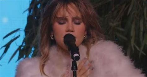 Suki Waterhouse Defends Decision To Perform At Coachella Just Six Weeks