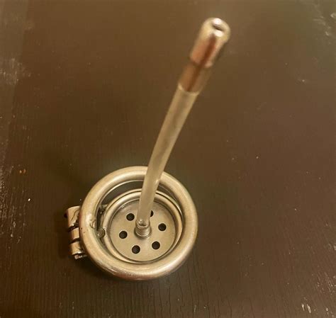 更科 On Twitter フラット貞操具のカテーテルの長さを追求する勢ですが、様子見ながら切り詰めてったら盛大にカテーテル横から漏れた