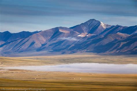 Цагаан шувуут хайрхан 3496м Erdenebulgan Photography