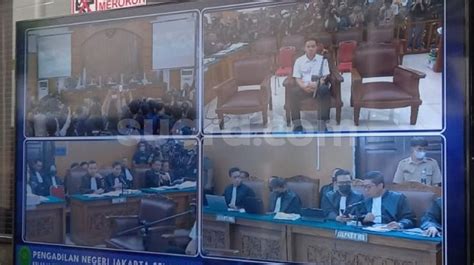 Sopir Ambulans Pengantar Jenazah Yosua Ngaku Disuruh Tunggu Di RS Polri Hingga Subuh Hakim Buset