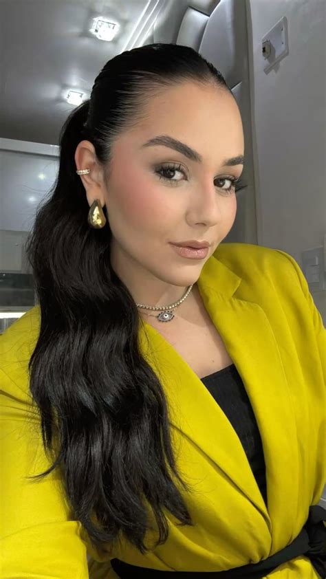Pin De Maria Eduarda Em Looks Em 2025 Ideias De Cabelo Ensaio