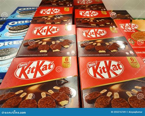 Palitos De Helado Envasados A Granel En Cajas Y Almacenados En El