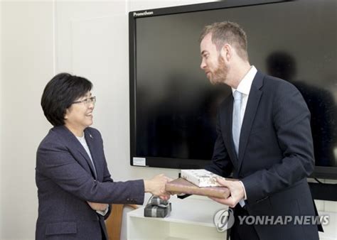 덴마크 환경식품부 장관 만난 김은경 장관