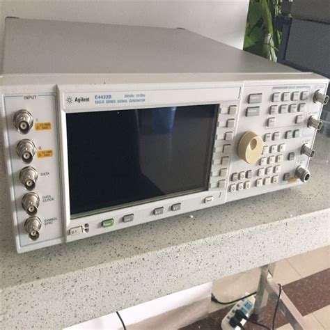 二手Agilent E4432B射频发生器250KHz 3GHz 哔哩哔哩