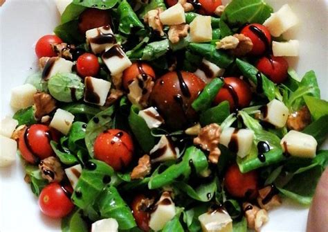 Ensalada de canónigos tomates cherry y queso de cabra Receta de
