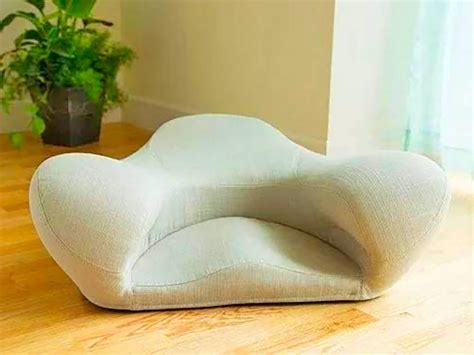 This Meditation Chair Lets You Comfortably Sit Cross Legged