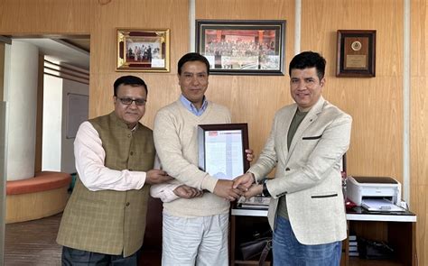 इसेवा मनि ट्रान्स्फरले गर्यो सहयोग हस्तान्तरण