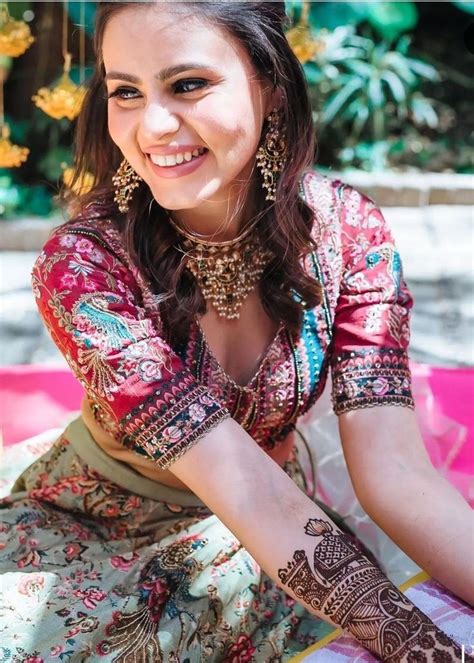 Pin By Srishti Kundra On Blushandbrush Modern Brides Bridal Outfits