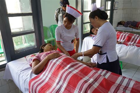 မွန်ပြည်နယ် ဝန်ကြီးချုပ် ဦးအောင်ကြည်သိန်း ၇၉ နှစ်မြောက် တပ်မတော်နေ့ကို ကြိုဆိုဂုဏ်ပြုသောအားဖ