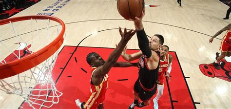 Derozan Scores 26 In 1000th Game Bulls Beat Hawks 111 100
