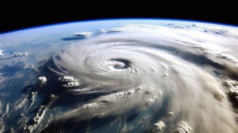 Huracán Beryl Se Intensifica A Categoría 4 Avanza Hacia México El