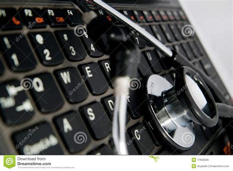 Zwart Stethoscoop En Toetsenbord Stock Afbeelding Image Of
