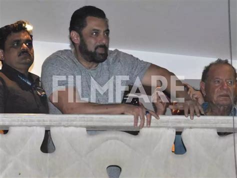 Salman Khan Greets Fans On His 58th Birthday See Pics