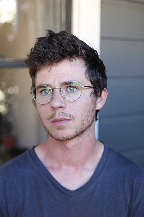 Charlie Mcdermott Axl On The Middle Page Lpsg