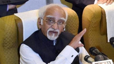 সাংবাদিকের মাধ্যমে পাকিস্তানে তথ্য পাচার প্রাক্তন উপ রাষ্ট্রপতির