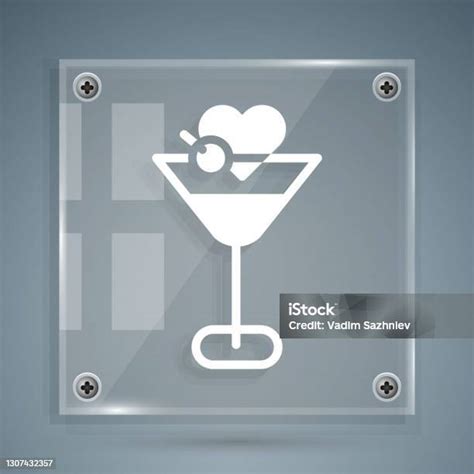 회색 배경에 고립 된 흰색 마티니 유리 아이콘 칵테일 아이콘 와인 유리 아이콘 정사각형 유리 패널 벡터 누름 버튼에 대한 스톡 벡터 아트 및 기타 이미지 Istock