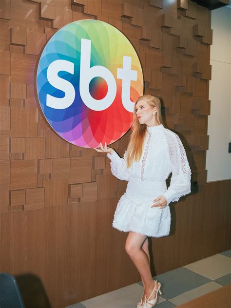 Após Saída De Virginia Cela Lopes Assina Com O Sbt “dizem Que Sábado