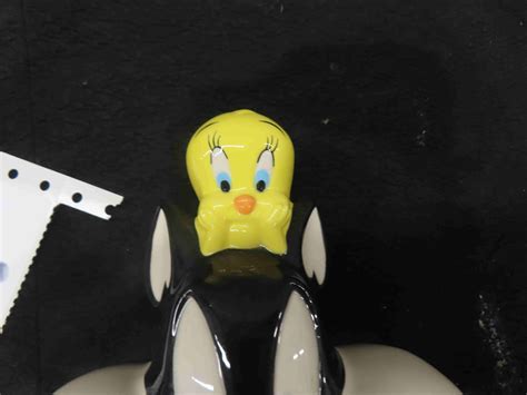 Looney Tunes Sylvester Tweety String Holder