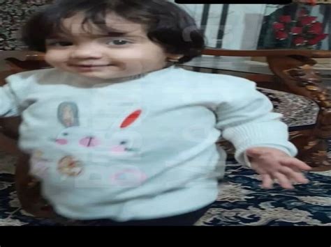 بولتن‌نیوز تصویری از دختر کاپشن صورتی با گوشواره قلبی صاحب‌خبر