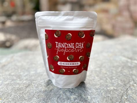 美食開箱 舞間茶心茶口味爆米花~烘焙專家指定選用的美味甜點｜使用茶葉磨製的茶粉及無鹽奶油 讓你吃的安心 還不加香料防腐劑｜追劇野餐旅遊的甜點