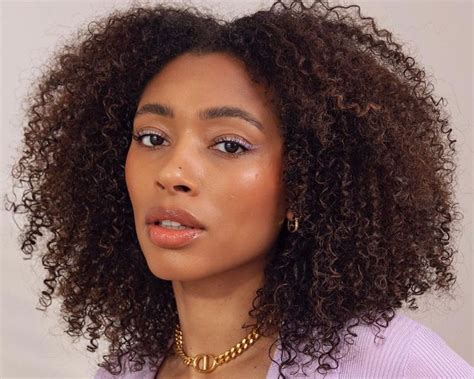 How To Unclog Hair Follicles For A Clear Refreshed Scalp