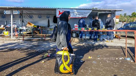 Along The Balkan Route Refugee Families Fleeing War Seek Future In Europe