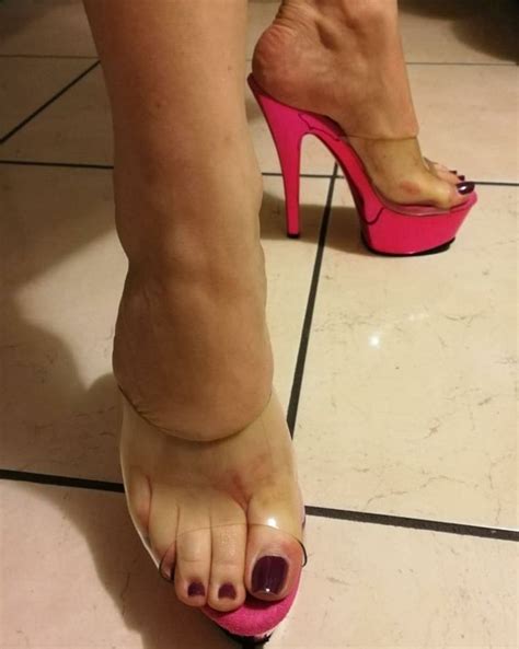 Pin On Heels Addict