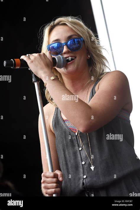 Jamie Lynn Spears Performs On The Bud Light Plaza Stage At The 2015 Cma