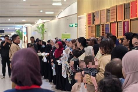 Indonesia Repatriates 152 Citizens Deported From Saudi Arabia Antara News