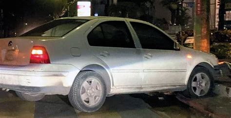 Abandona Coche Tras Accidente Noticias Diario De Morelos