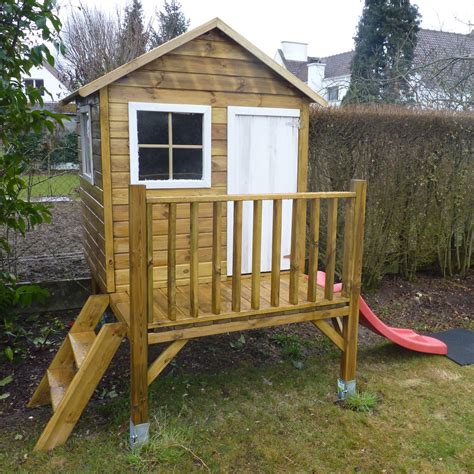 Cabane En Bois Peinte Les Cabanes De Jardin Abri De Jardin Et Tobbogan
