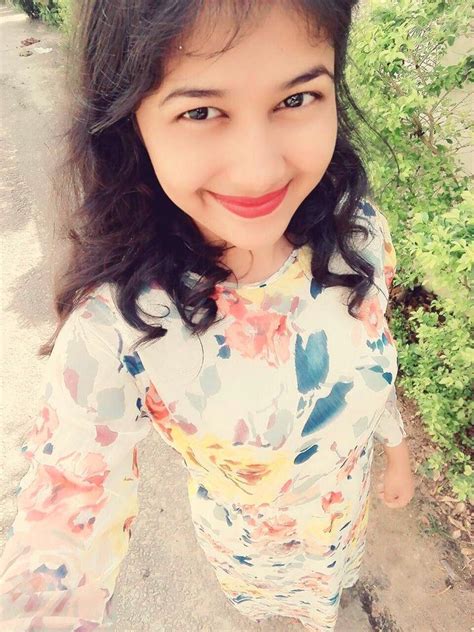 🔥🥰 Cute Desi Gf Likes To Take Some Hot Selfies 🤳 For Her Long Distance