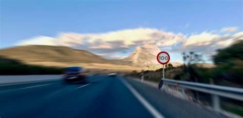 La Dgt Se Plantea Reducir La Velocidad En Las Vías Secundarias Tras Un