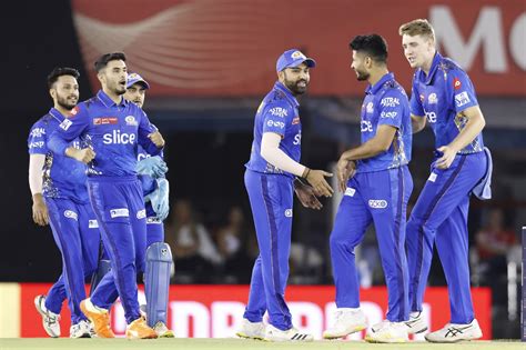 Arshad Khan Had Prabhsimran Singh Edging Behind In His First Over