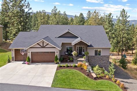 6 Bed Spokane Home For Sale 5920 S Lochsa Ln Spokane Wa 99206