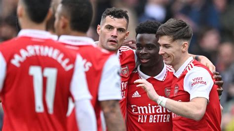 Arsenal Thrash Palace Take Charge Of Premier League Title Race Espn