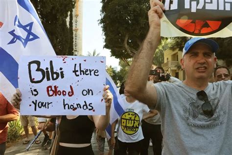 Israeli Protesters Block Main Highway In Tel Aviv Irna English