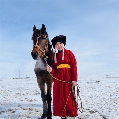 Учирсан тавиландаа итгэж🌸 Учирласан үгэнд чинь найдаж яваа шүү🤍