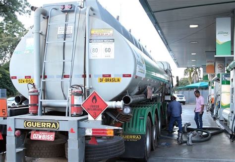 Governo Aumenta Diesel Nas Refinarias Da Petrobrás Hora Do Povo